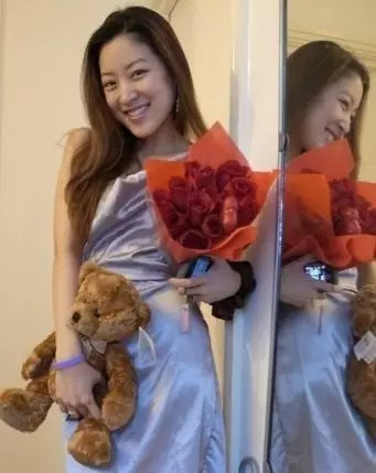 一文起底：最近大火的亚裔女神asia fox到底是谁