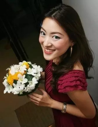 一文起底：最近大火的亚裔女神asia fox到底是谁